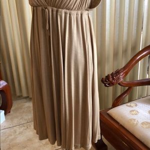 Vertigo Paris | Dresses | Sleeveless Vertigo V Neck Dress | Poshmark